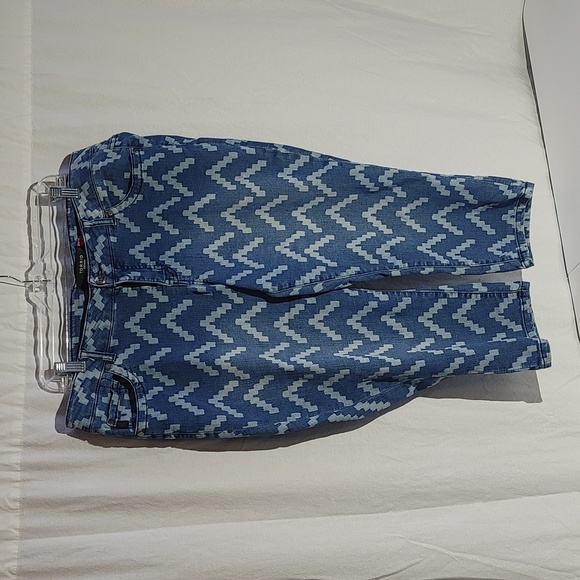 torrid | Jeans | Torrid Capri Jeans | Poshmark